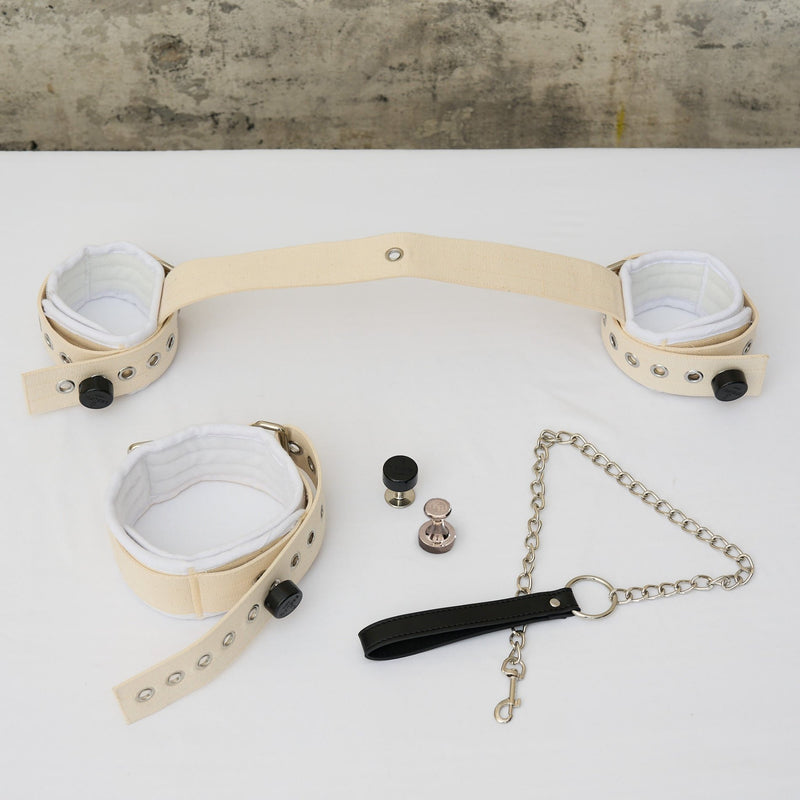 BDSM Yoke Pillory Set for kinky Pleasure: Our wrist and neck restraint