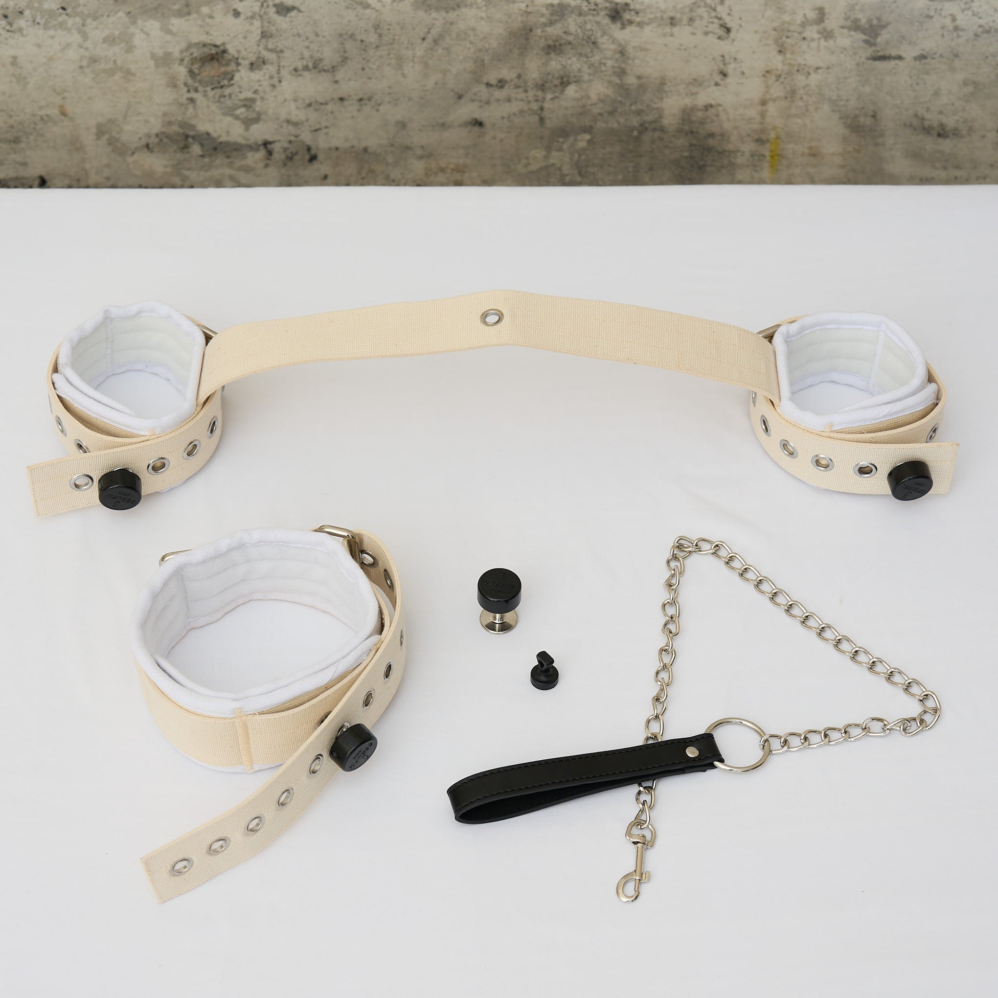 Passionate Play: Kleines BDSM Pranger Joch Set für intimes Vergnügen